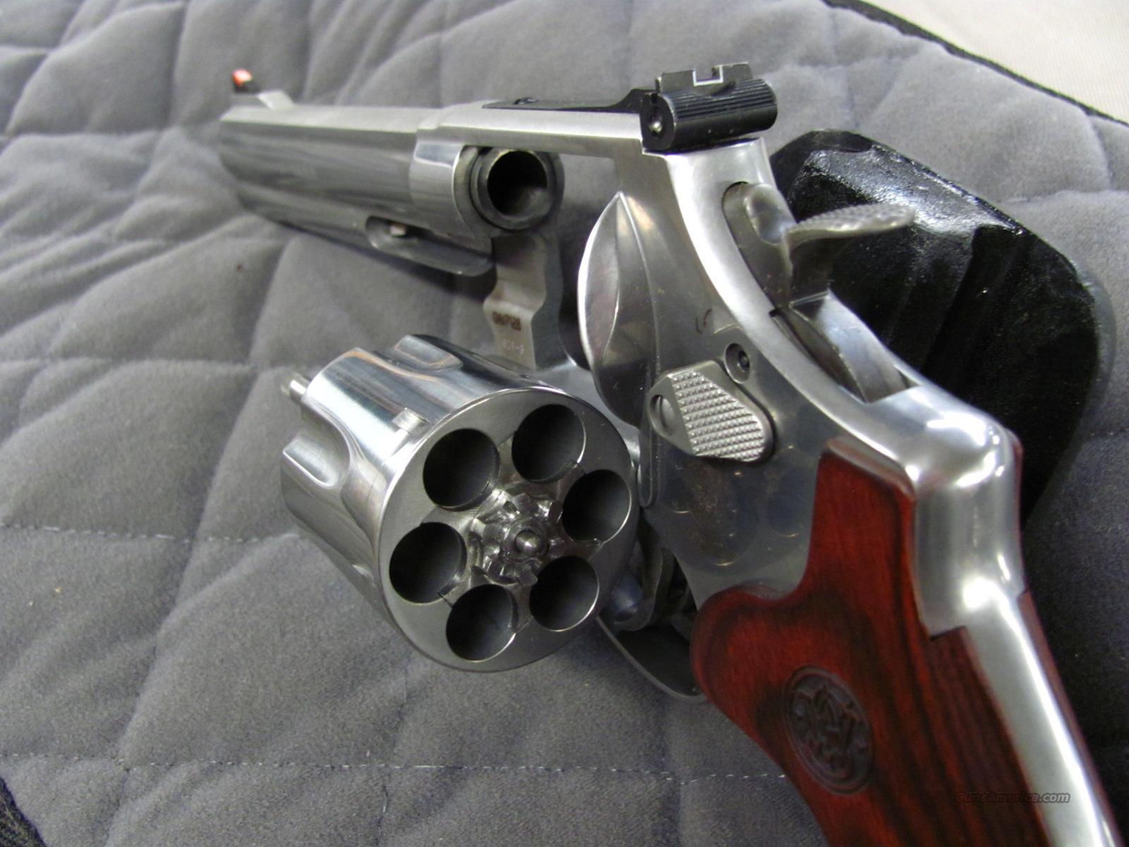 Smith & Wesson Model 629 Deluxe 44 ... for sale at Gunsamerica.com ...