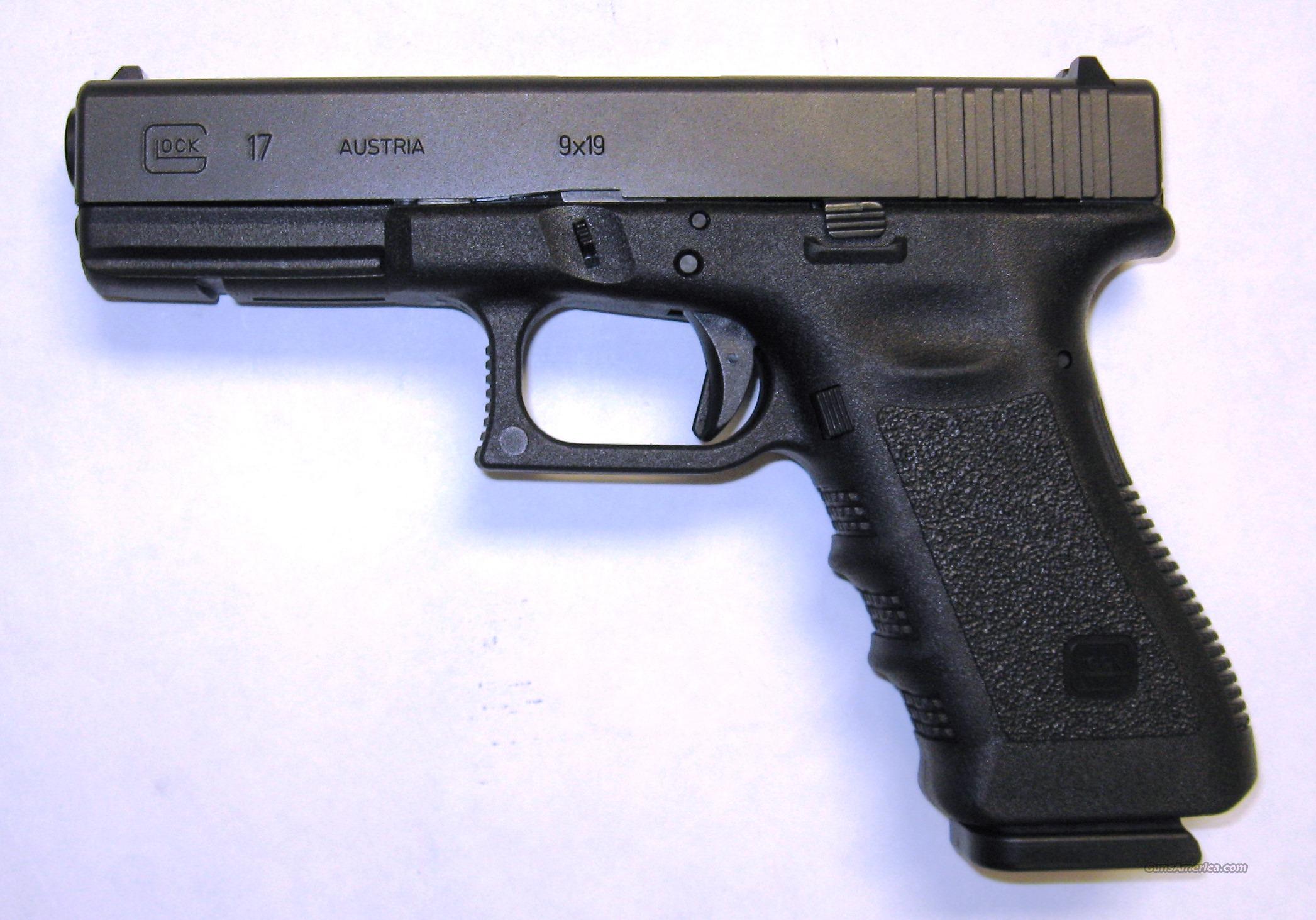 Glock 17 for sale at Gunsamerica.com: 998238441