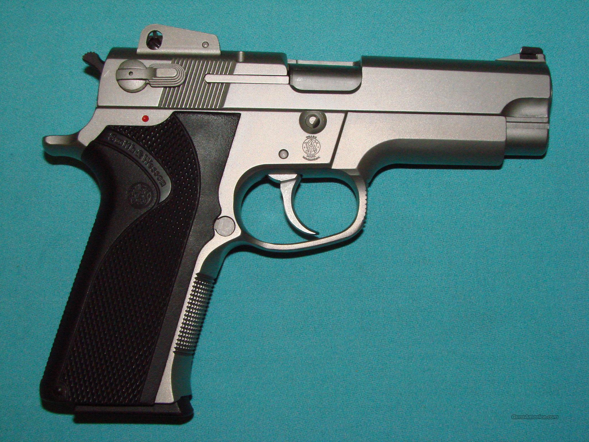 Smith & Wesson 4006 for sale at Gunsamerica.com: 960569206