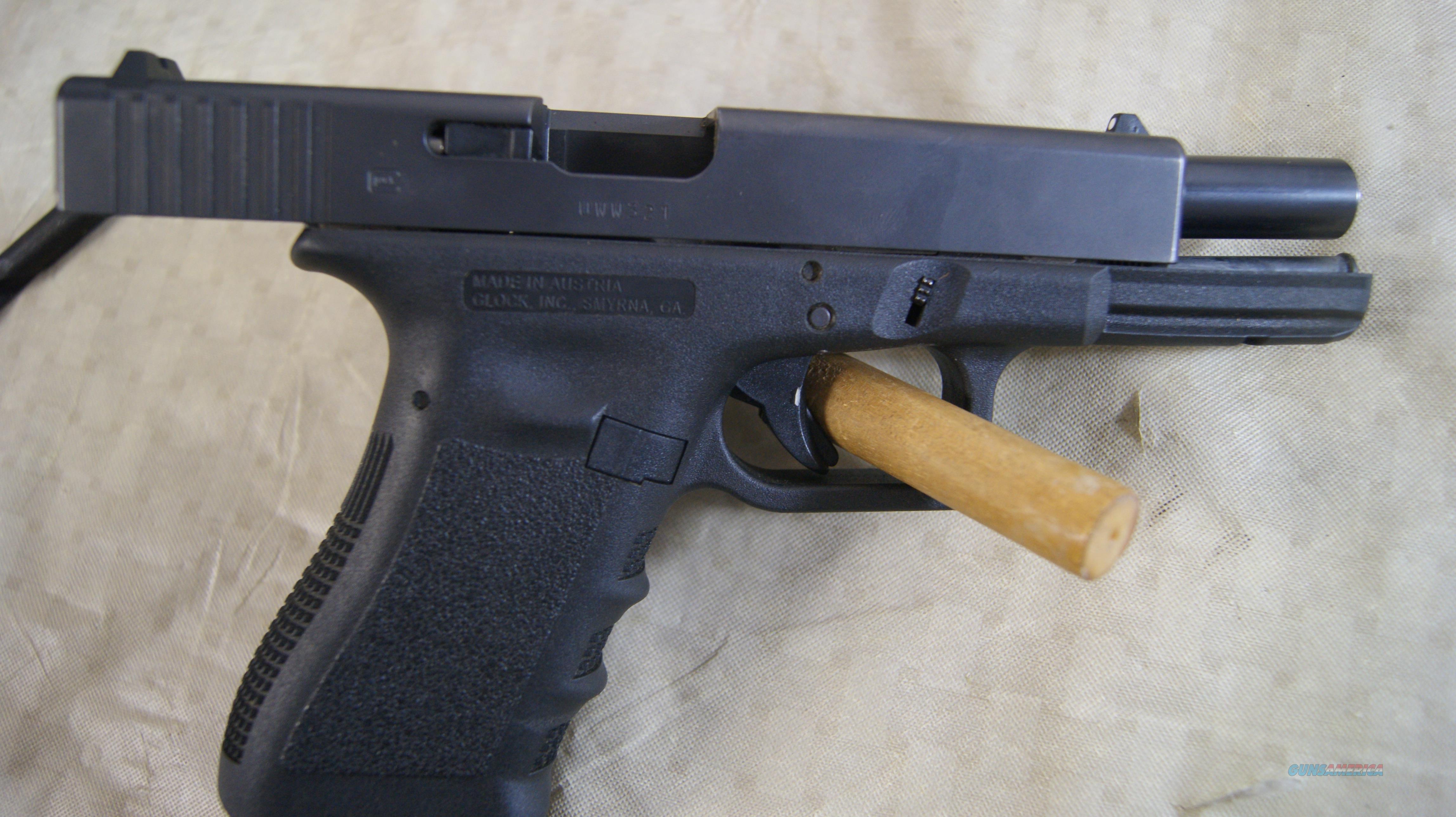 Glock 22 .40 Semi-Auto Pistol w/ 2 ... for sale at Gunsamerica.com ...