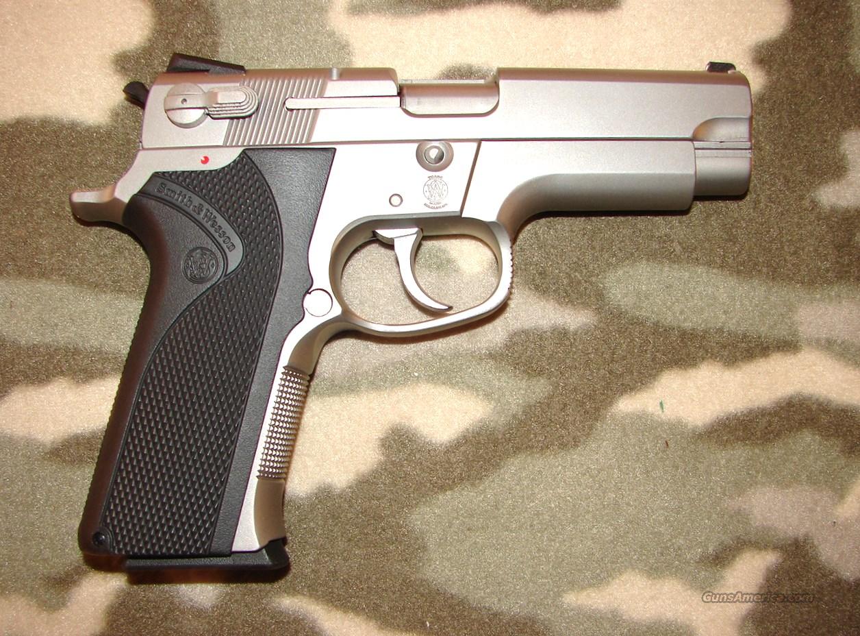 Smith & Wesson 4006 for sale at Gunsamerica.com: 938653046
