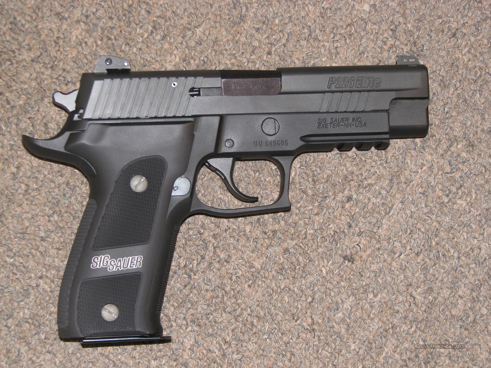 Sig Sauer P226 Dark Elite