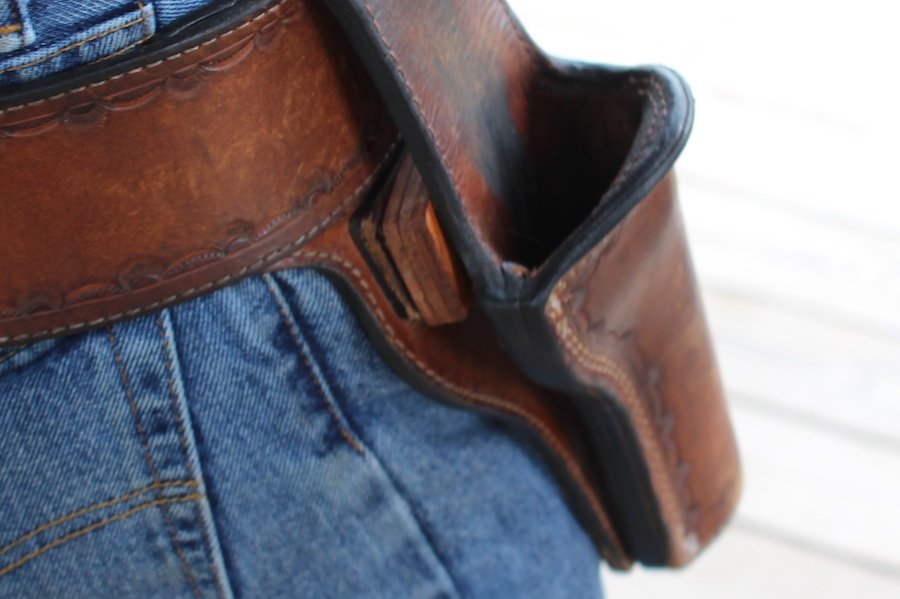 Choosing a Cowboy Action Holster~El Paso Saddlery