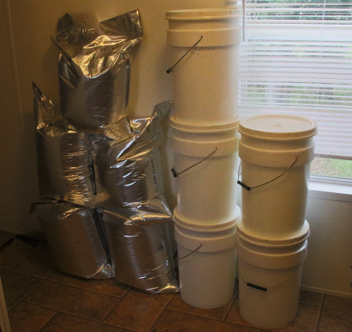 Prepping 101: Bags vs. Buckets - Long Term Bulk Food Storage