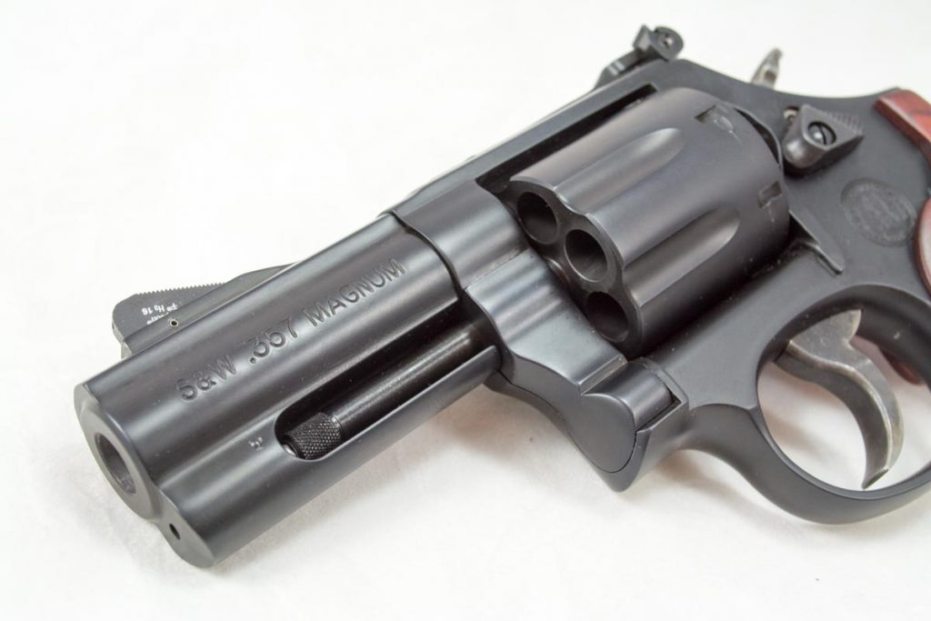 A Recoilless Snubbie .357? The 7-Shot Smith & Wesson Performance Center ...