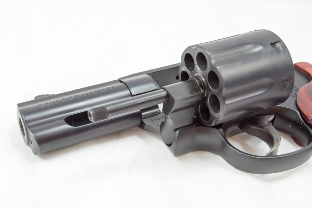 A Recoilless Snubbie .357? The 7-Shot Smith & Wesson Performance Center ...