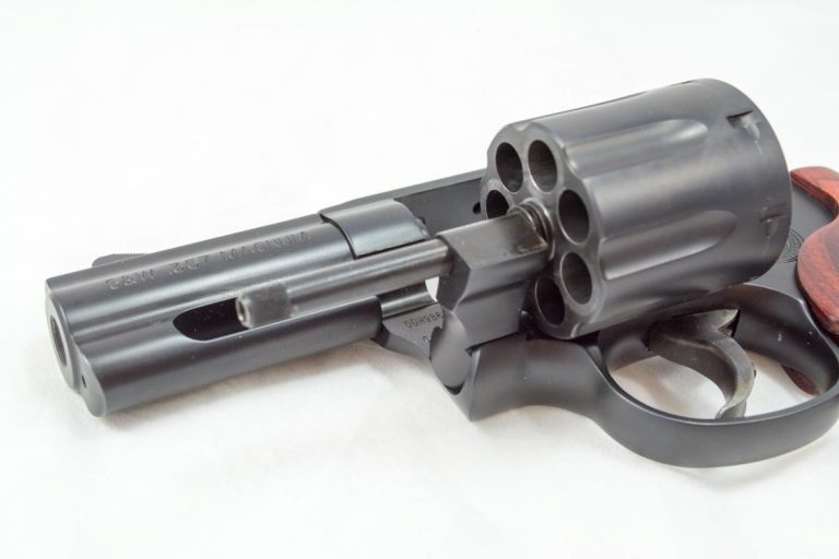 A Recoilless Snubbie .357? The 7-Shot Smith & Wesson Performance Center ...