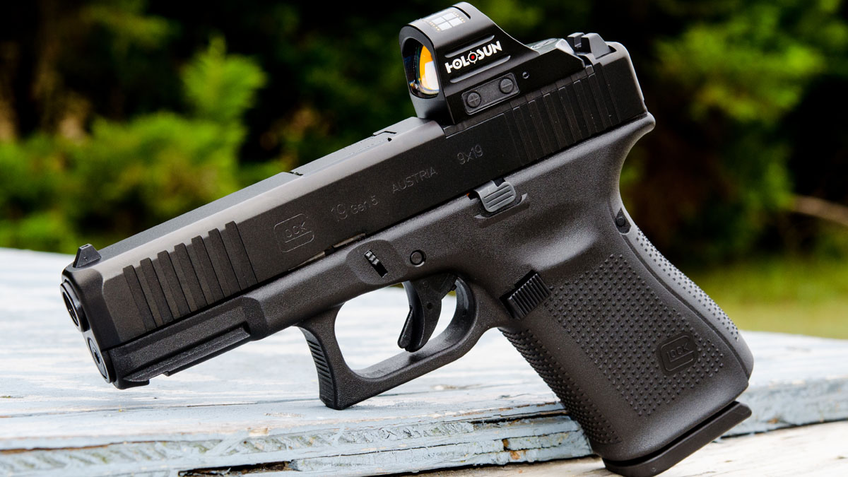 Still Champion: The New Glock 19 Gen5 MOS