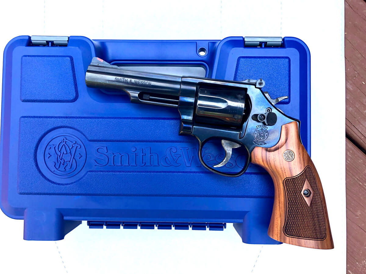 Smith & Wesson Model 19 Classic – Return of the Combat Magnum