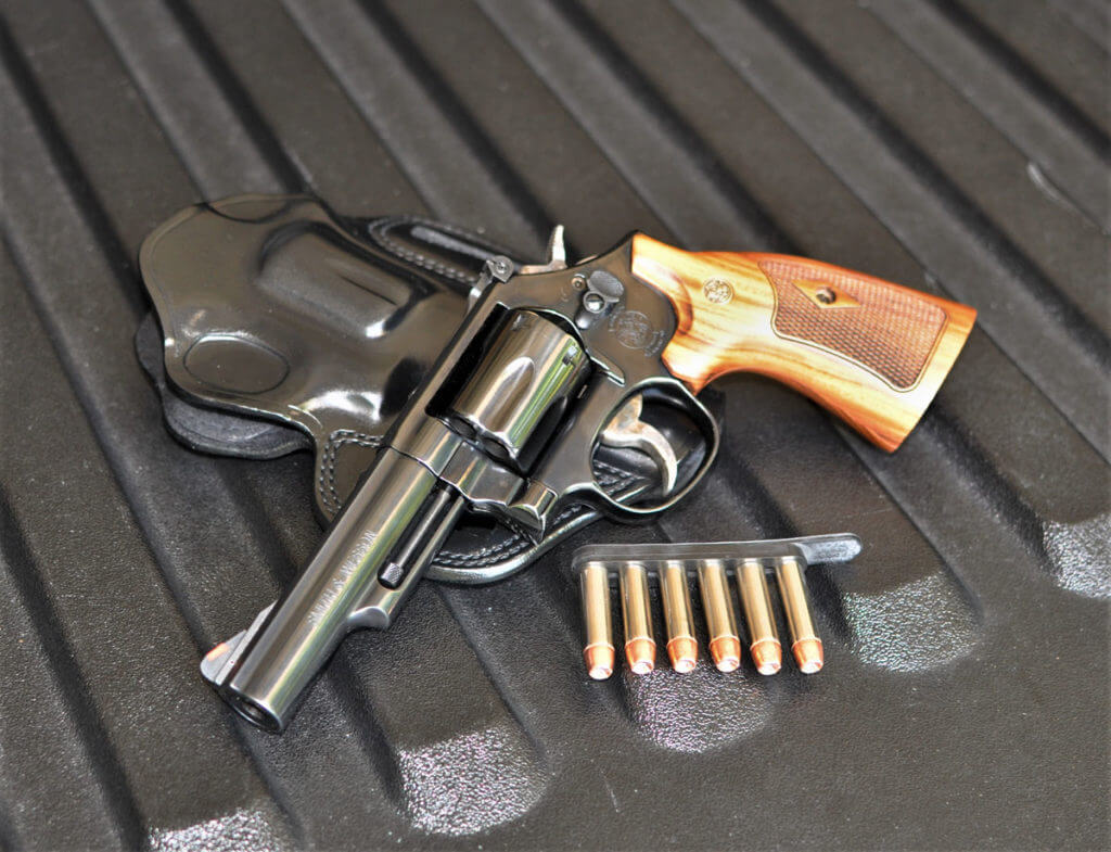 Smith & Wesson Model 19 Classic – Return of the Combat Magnum