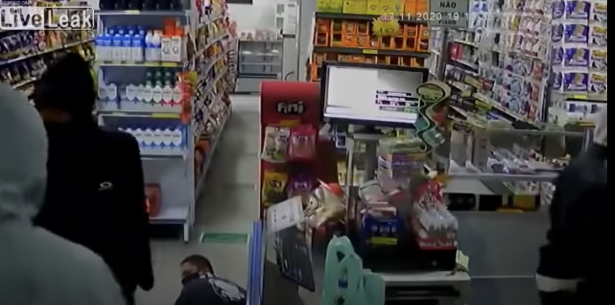 Watch Off Duty Cop Guns Down Three Unsuspecting Perps