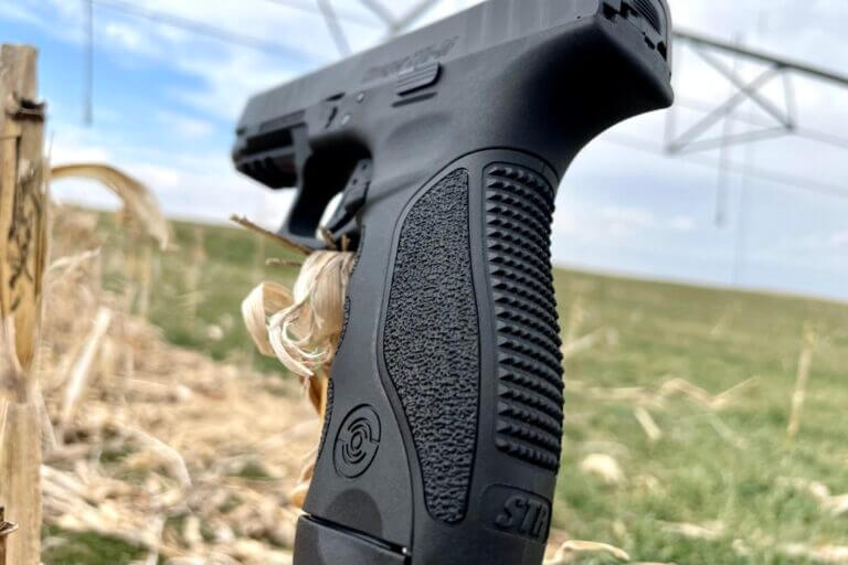 Stoeger STR 9 Review: STR9F!
