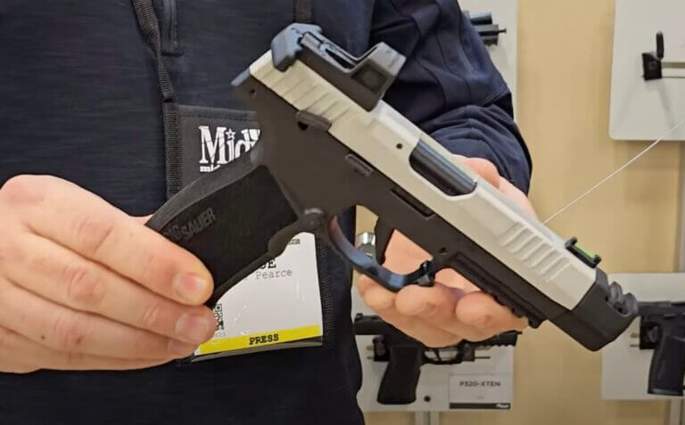 One Flat Shooter! The SIG Sauer P322-COMP